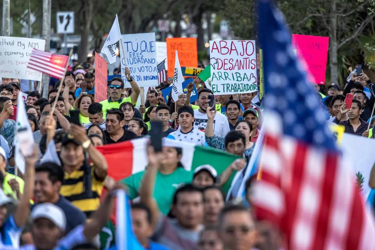 La ley SB1718 autoriza la persecución a migrantes en Florida ...